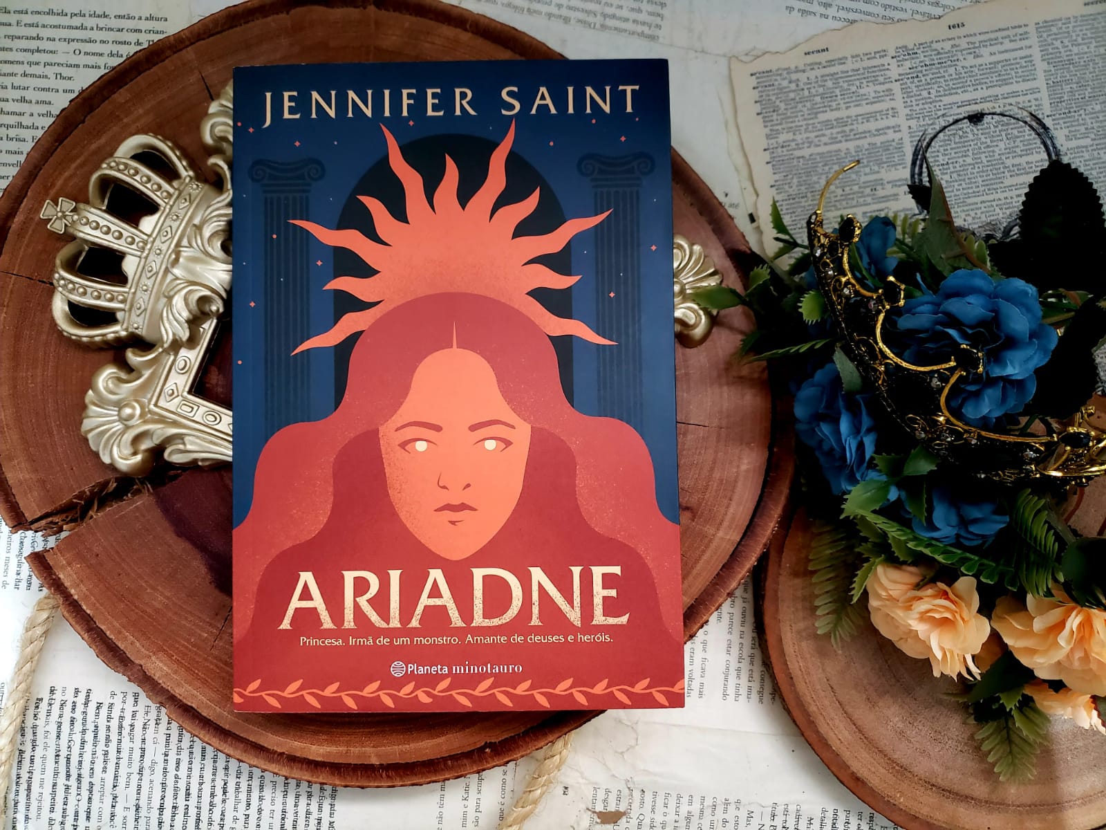 Resenha De Ariadne, de Jennifer SaintCoisas de Mineira