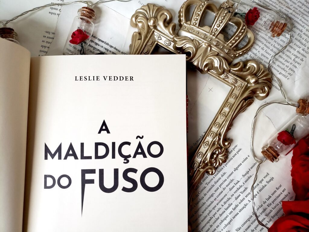 RESENHA DO LIVRO A MALDIÇÃO DO FUSO DE LESLIE VEDDERCoisas de Mineira